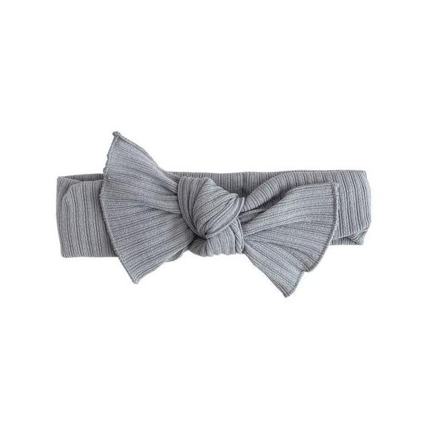 派手すぎない落ち着いた色味なので、お洋服に合わせやすいヘアバンドです。 生産国:日本 素材・材質:ポリエステル72%・レーヨン24%・スパン4% 商品サイズ:頭まわり:360~480mm 重量:21g　※サプライヤー直送品　