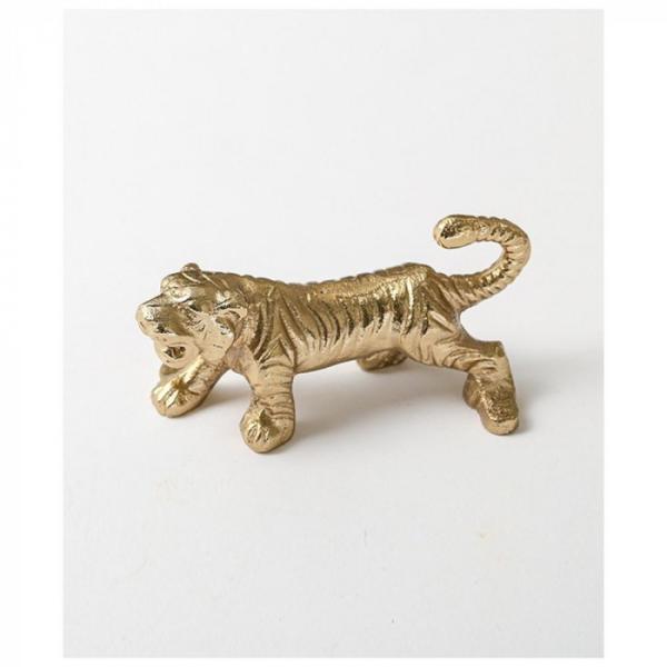 動物をモチーフにした、ゴールドメッキ塗装をしたアルミ素材のオブジェです。いくつも集めたくなる可愛いらしいアイテムです。 生産国:インド 素材・材質:アルミニウム 商品サイズ:全長11.5×幅5.5×高さ5.5cm　※サプライヤー直送品　　