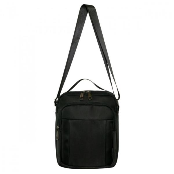 A5や長財布が入るラウンドファスナーポケットです。本体は開け閉めしやすいダブルスライダーです。 生産国:中国 素材・材質:ポリエステル 商品サイズ:約H26×W20×D7cm 仕様:前面:ラウンドファスナーポケット(マチ付)×1、ファスナー...