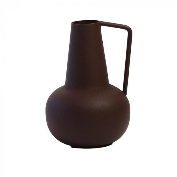 ひょうたん型の独特な丸いシルエット、ざらざらとしたサンド加工にマットな質感。花瓶としては珍しいカラーが、インテリアにアクセントを与えてくれます。 生産国:インド 素材・材質:鉄 商品サイズ:Φ90×H130mm 重量:170g　※サプライヤ...