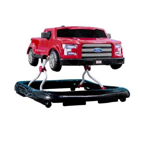 アメリカの自動車メーカー「Ford(フォード)」とコラボしたベビーウォーカーです。「車付き歩行器モード」、「手押し車モード」、「歩行器モード」、「トイステーション単体で床遊び」と4通りの遊び方ができます。ウォーカーと手押し車に分ければ、最大...