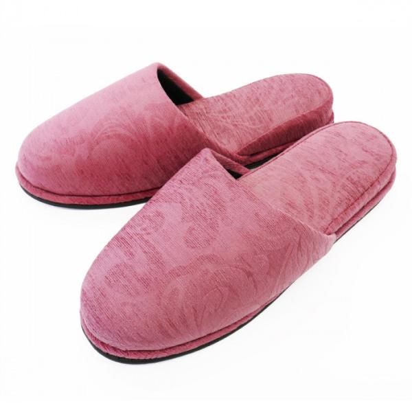 玄関が華やかになるリーフ柄のシェニールスリッパです。重厚感のあるシェニールにリーフの型押し柄がとても上品です。落ち着いた色合いも更に雰囲気が出ます。大切なお客様のおもてなしに最適なスリッパ。底は汚れたらサッと拭けるPVCレザーなのでお手入れ...