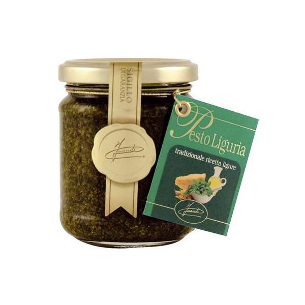 リグーリア地方の伝統的なレシピに基づいて、新鮮なバジル、オリーブオイル、松の実、チーズ、にんにく、塩を原材料として作られています。 生産国:イタリア 内容量:180g セット内容:12個 賞味期間:365日　※サプライヤー直送品　　