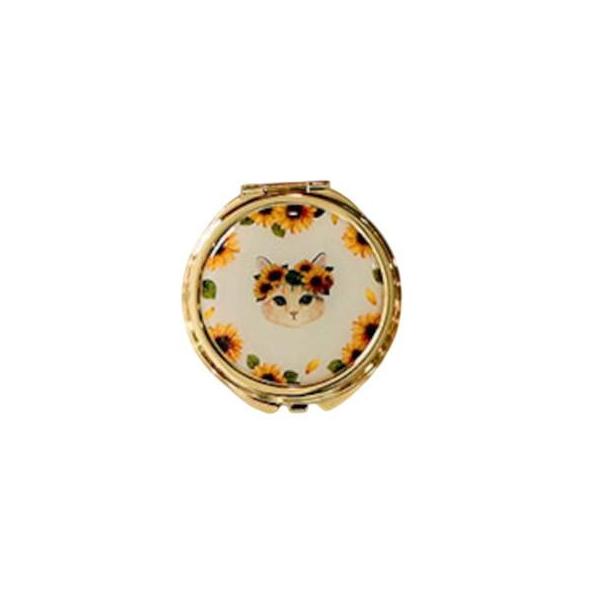 きれいな花飾りを頭にのせたネコたちが描かれた「fleurs&amp;chats」のアクセサリーケースです。アンティークな雰囲気が可愛いケースはお気に入りのアクセサリーを入れるのにもぴったりです。 生産国:日本 素材・材質:金属 商品サイズ:...