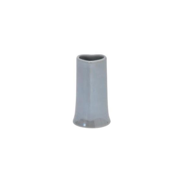 ハートの形になっています。 生産国:日本 素材・材質:陶磁器 商品サイズ:(約)底直径38×上部直径30×高さ69mm 重量:47g　※サプライヤー直送品　　