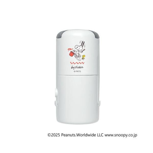 スタンプ台内蔵型の日付印です。連続使用しても細かい文字までくっきり鮮明に捺印できます。日付無しでイラストだけでも押せます。 生産国:日本 素材・材質:ABS樹脂、PC、POM、水性顔料インク 商品サイズ:印面:21mm、本体:φ24mm 重...