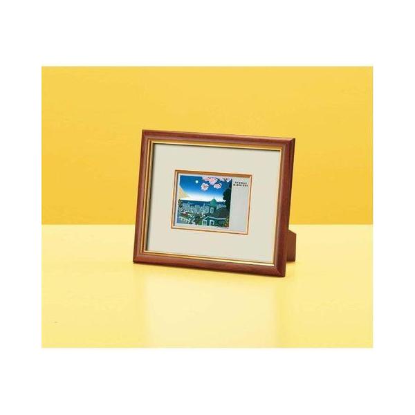 美しい風景をパステルタッチで描いた作品。スタンド付で壁掛けにも置き型にも使用していただけます。 生産国:日本 素材・材質:フレーム:樹脂 商品サイズ:約243×293×19~140mm 重量:537g  仕様:スタンド付き　※サプライヤー直...