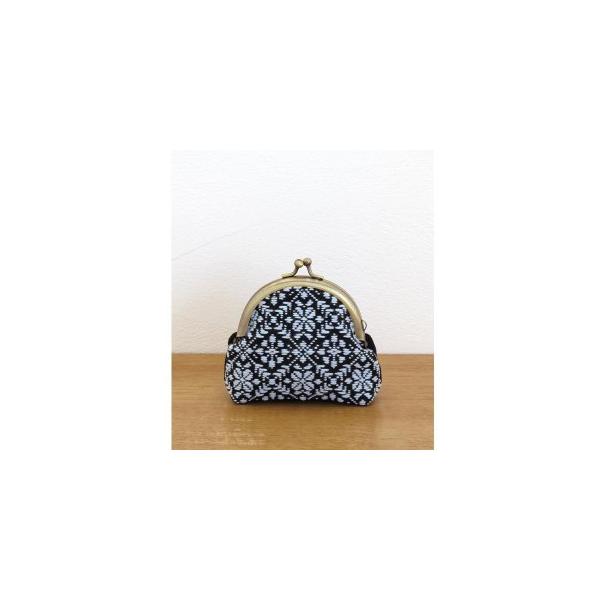 北欧テイストあふれる鮮やかな色彩のこぎんキットを揃えました。 生産国:日本 素材・材質:糸・布:綿100%こぎん針:はがね口金:真鍮 商品サイズ:出来上がりサイズ:約縦10cm×横12cm×マチ3cm セット内容:こぎん糸、布、裏布、口金(...