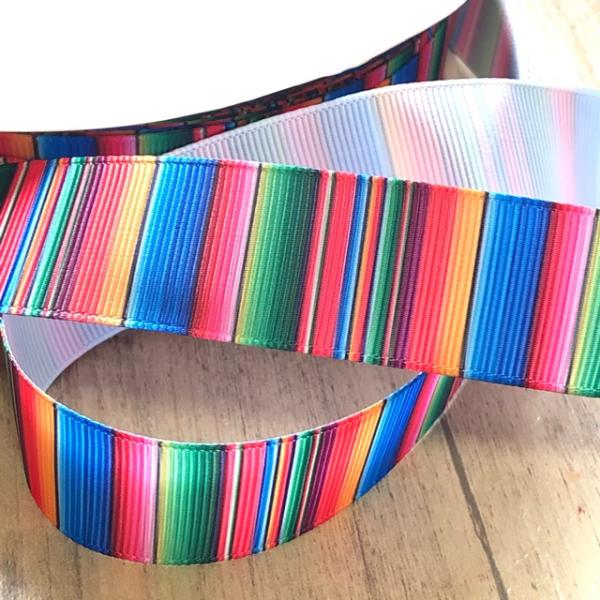 マルチカラーのグログランリボンです。1ヤードでの販売です。(※1ヤード 約91.4cm)※1ヤードの測り売りになりますので、2点購入された場合は2ヤード1本での納品となります。多数購入された場合、商品の特性上5ヤード単位等分かれて納品される...