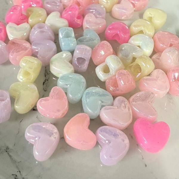 手芸のワンポイント、アクセサリー作りに。アジャスター用ビーズやループエンドに使えます。パラコードアクセサリーなどにも。オーロラカラーメッキでツヤ感がとても可愛いです。ミックスカラーの為、色の個数などのご指定は頂けません。60個セットでの販売...