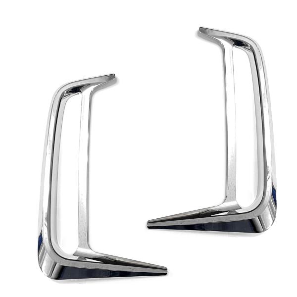 リアの印象が劇的に変わる！リアリフレクターガーニッシュです。軽いのに上部なABSのメッキタイプです。貼るだけ簡単。【セット内容】リア用ガーニッシュ左右【対応車種】 N-BOXカスタム【対応型式】 JF5/JF6【対応年式】 2023(令和5...