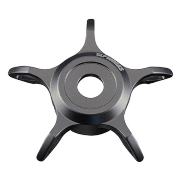 SLPワークス SLPW ダイワ  ●カラー:ガンメタ ●自重:9g ●ソルト対応／淡水専用:ソルト対応|【スポーツライフプラネッツ/SPORTLIFE PLANETS】新形状のスタードラグでリールをドレスアップ。カラーパーツとの組み合わせ...