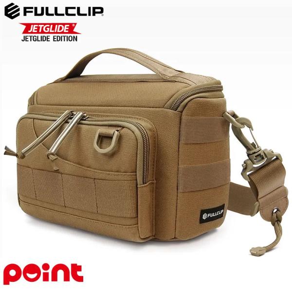 表地素材は丈夫なコーデュラナイロンとポリエステル600デニールで、軽くコシのあるハードなボディに仕上がっています。ボディー全体に緩衝材の芯が入っていて、衝撃を吸収すると共に収納物から生じるノイズも軽減してくれます。また、この芯材は浮力材とし...