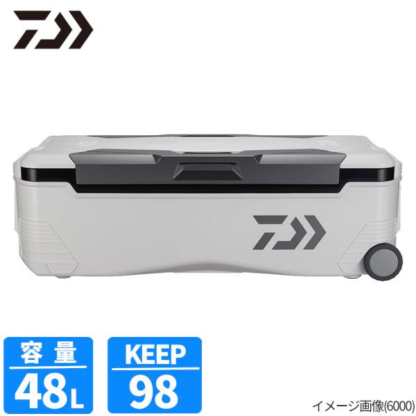 ダイワ  ・ロングボディーで大型青物もスッポリ収納可能(内寸75cm) ・大型静音キャスターで持ち運び楽々 ・座れる頑丈マッスルボディ ●カラー:ガンメタ ●サイズ:SU 4800(48L) ●自重:9kg ●容量:48L|大物スッポリのト...