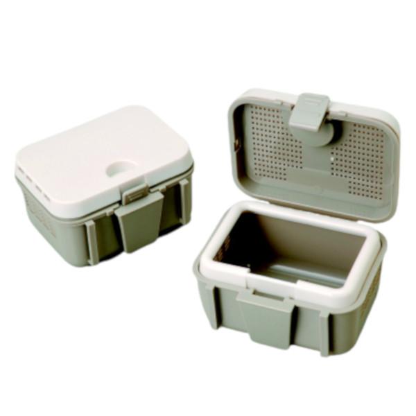 明邦化学工業  ●カラー:グレー|エサが逃げにくい枠付設計。通気性が良く、日除けカバーも付いているのでカニや虫エサが活き活き長持ち。ベルト通し穴も付いています。 TKM-10-03-04