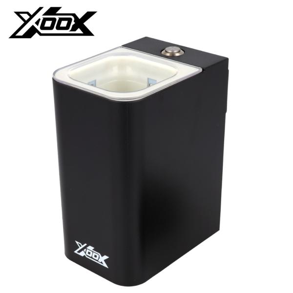 XOOX  【仕様】・夜光ルアーやエギを360°全方向からムラなく蓄光!スイッチを入れたケースの中へ入れるだけでチャージが完了。UVライトの照射時間目安は3秒から15秒程度。 ・手返し抜群のハンズフリー。ライトを手に持つ必要がないため、ロー...