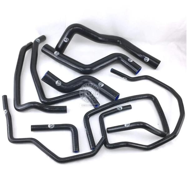 カラーー：ブラック・レッド・ブルーの３種類ございます。こちらの商品は一枚目の画像【ブラック】となりますタイトル:シリコーンラジエーターホースキットアプリケーション:マツダRX8 RX-8 13B-MSP 2003-2008説明:動作温度:-...