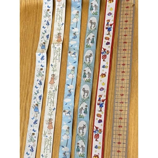 ドイツ　アクファクトゥム社の繊細なデザインで可愛いリボン。1.6×50cmカット済みです。実店舗でも販売しておりますので在庫がない場合があります。