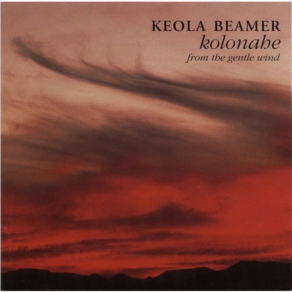 『 穏やかな風 』を意味するタイトル。『 Play from the heart. 』ケオラは、その曲を理解し情景を思い浮かべて、そうすると自ずと弾くべき音が生まれてくる、と語る。『 音 』は『 人 』そのもの、とも。どの曲も雄大な自然を感...