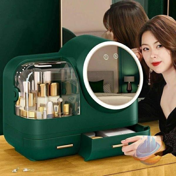おすすめポイント   ・化粧品、アクセサリーなどたっぷり収納できるミラー付きメイクボックスです。背の高い化粧品から小物まで必要なアイテムが全て入るので、忙しいお出かけ前の身支度もラクラク。   ・引き出しにはメイクブラシやフェイスパックなど...