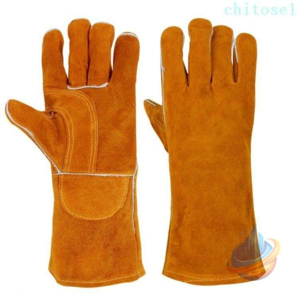 商品仕様： 【製品名】耐熱グローブ 【サイズ】長さ35cmx幅14cm 【素材】表面生地:耐熱牛革　内部生地:綿 【セット内容】2個入り 【生産国】:中国  【溶接工の防熱商品専門工場の耐熱手袋】この商品は本来、溶接工の防熱商品専門工場が溶...