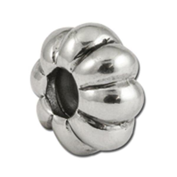 本体サイズ　約7mm×10mm、ホールサイズ 4.6mm