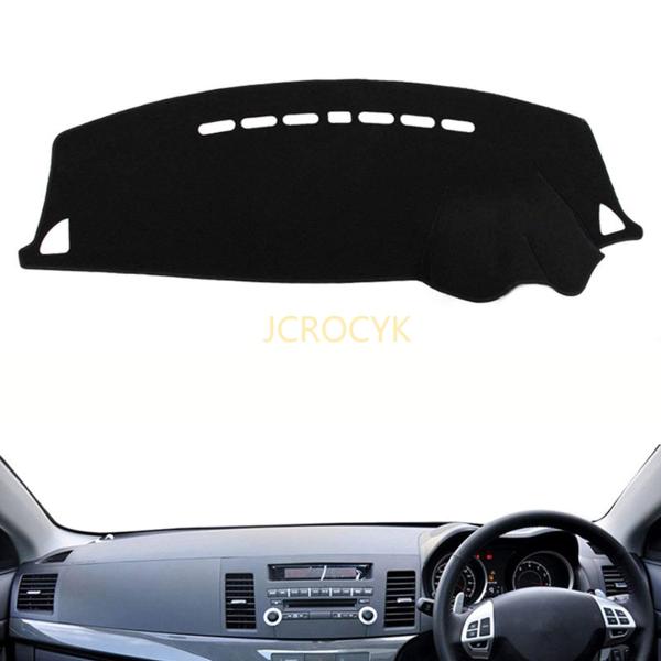 車のダッシュボードパッドはフェルト生地で作られています。技量は細心の注意を払って、美しく、環境にやさしく、2層の滑り止め、色あせ、縮みがなく、縁取りのデザインは耐久性がありますダッシュボードを保護し、ひび割れや損傷を防ぎ、車両の温度を低く保...