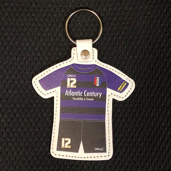 京都を拠点に活動する社会人サッカークラブ「京都紫光クラブ」の、2016/17シーズン用ユニフォームを模ったキーホルダー。（pontabもささやかながらスポンサードしております）本革を贅沢に使用し、日本一の革作りの町・龍野（兵庫県）で職人が丁...
