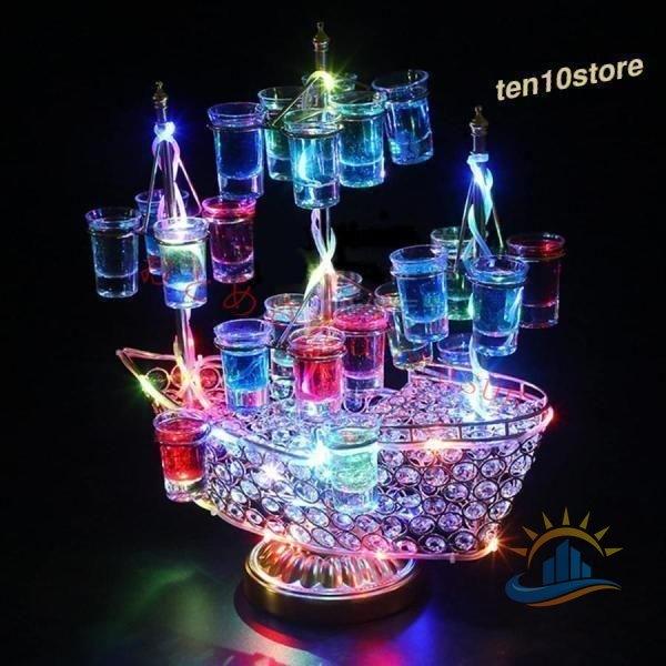 * 製品にはワイングラスが含まれていません【精巧な LED ワイン カップ ホルダー】高品質の厚手のアクリル カップ ホルダー、ボタン スイッチのデザイン、高級ワインを保持できるだけでなく、クールでカラフルな雰囲気を演出し、ナイトライフをよ...