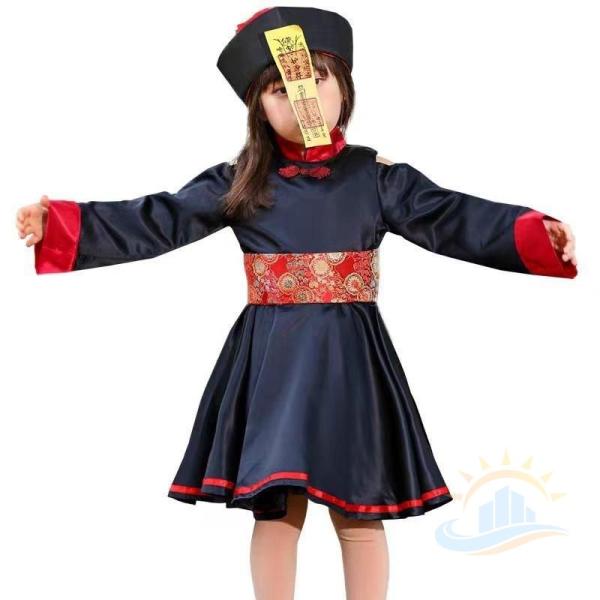 "ハロウィンで活躍間違いなしのキョンシーキッズコスチューム！オープンショルダーでちょっぴりセクシーでかわいいキョンシーになれちゃう☆下記リンクの大人用キョンシーと一緒に親子でお揃いハロウィンも楽しめちゃう！備考・生産時期により多少デザインが...