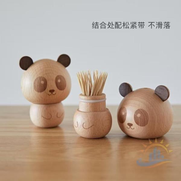 食卓にあると便利な爪楊枝入れです。コロンとしたフォルムのパンダが可愛い?サイズについて画像をご参照ください。素材について木カラーについて生産ロットにより柄の出方や色の濃淡が異なる場合がございます。お使いのモニターや撮影時の光の加減などにより...