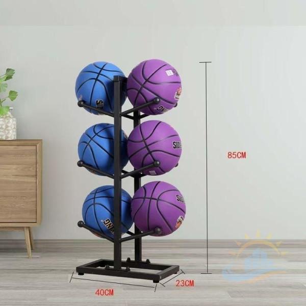 ● スポーツ用品オーガナイザー：3段：42×26×85cm / 16.5×10.2×33.5in、6個のボールを収納。 バスケットボール、バレーボール、サッカーボール、ラグビー、サッカーなどに最適です。● 丈夫な鉄：高品質の鉄でできているこ...