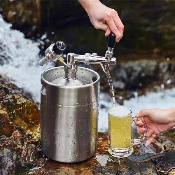 ビール樽 頑丈 ホーム/発酵/醸造ケゲレ ビールディスペンサー 軽量 ステンレス鋼 ミニCO2レギュレーター付き 小型 持ち運び便利 使い簡単 耐久性 ビールサーバー