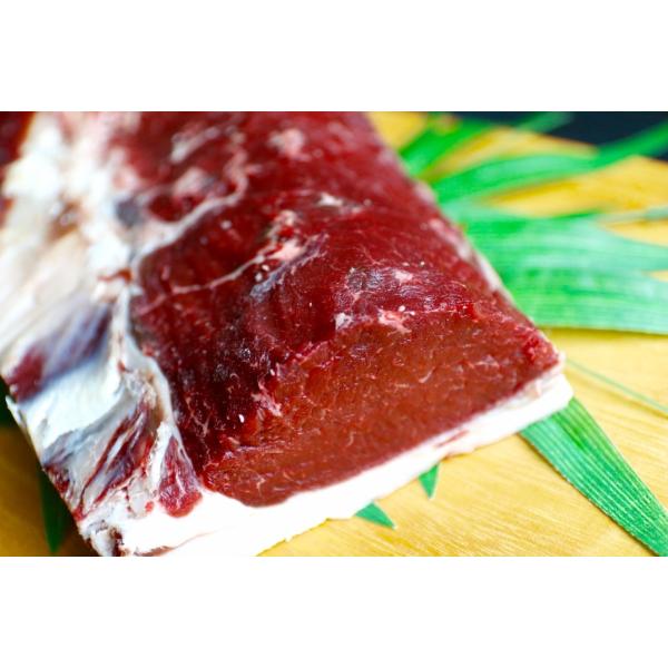 【発売日：2019年06月27日】■■【特徴】■■ポロワッカのエゾシカ肉は鮮度が極めて高い状態で処置を行っているため臭みがなく、エゾシカ本来の旨味とコクが特徴です。サーロインは背中の背筋の部分で大変人気の高い部位です。１頭で3kg前後しか取...