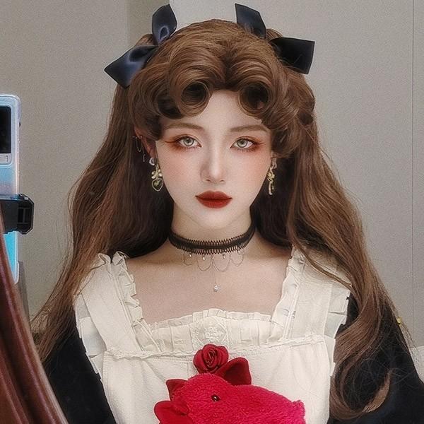 [ セット内容 ]ウィッグ/ツインテール/ヘアネット【※こちらの商品は、個人差等ございますので、商品ご到着後、お客様ご自身より手くしやカット等多少の調節が必要な場合もございます。】「記載のないアクセサリー　小物等は付属しません」[ カラー ...