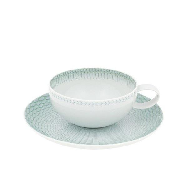 繊細なレリーフとヴェネチアの海を想わせるエメラルドグリーン美しくエレガントなテーブルウェアたちです。カップのサイズ　φ１０．５（持ち手2.7ｃｍ）ｘｈ５．０ｃｍソーサーのサイズ　φ１６．８ｃｍ※　ハンドメイドの工程上、下記のことに関しまして...