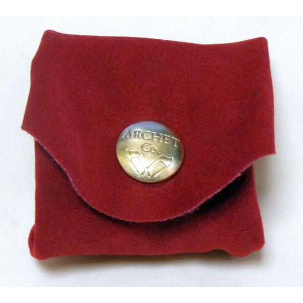 弓と一体となって、楽器のポテンシャルを最大限に引き出し優れた演奏感を提供する世界品質の松脂です。引き心地への徹底したこだわりと厳しい品質基準＝ジャパンクオリティにより伝統的なフランス松脂を昇華させました。バランスの取れた音色と適度なひっかか...