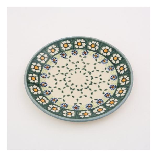 WIZA(ウィザ)社製　size直径17cm食卓にかかせない平皿は美味しいお料理にも、デザートにもとても活躍してくれます。※ハンドメイド商品のため1点1点柄の濃淡や若干の模様の位置の違い、サイズ、釉薬の抜けや細かい傷がある場合があります。予...