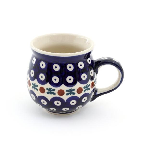 大きくてコロンとした形が可愛らしいポーランドの伝統柄のマグカップです。ポーランド南西部のドイツとチェコの国境付近良質な土が採れることで陶器作りが盛んになった町、ポレスワヴィエツ。ここにはたくさんの陶器メーカーがあります。型取りから絵付けまで...