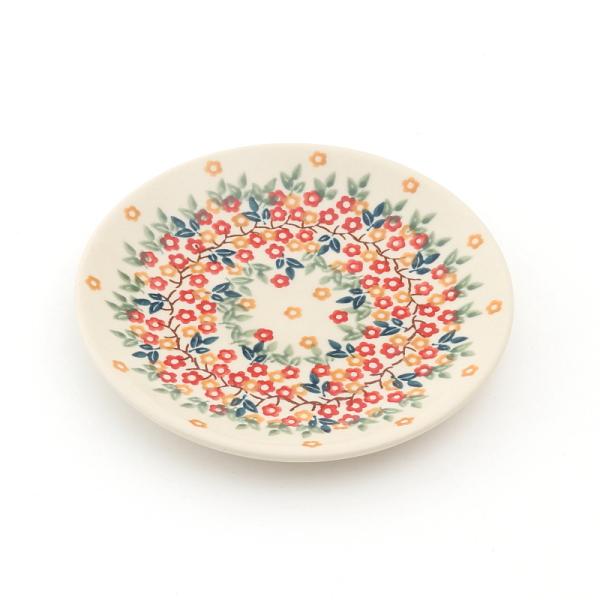 Manufaktura社製直径17cm.高さ2cm食卓にかかせない平皿は美味しいお料理にも、デザートにもとても活躍してくれます。※ハンドメイド商品のため1点1点柄の濃淡や若干の模様の位置の違い釉薬の抜けや細かい傷がある場合があります。予めご...