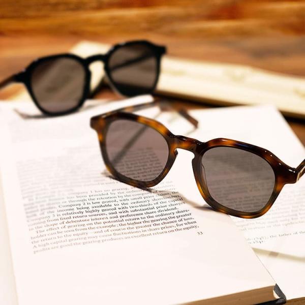 名人 藤田実雄 作 サングラスAGAIN(アゲイン)共同開発世界で活躍する伝説の日本職人藤田実雄 作 サングラス手作り ハンドメイドMADE IN JAPAN 日本製自然素材SDGsアセテート製◎お顔につけるものだから素材にこだわりたい「安...