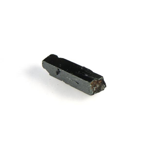 ◆重さ：約 2 g◆大きさ：約 22ｘ6ｘ5 mm◇産地：Mt.Malosa,Zomba,Malawi※現品撮影です。写真の商品をお届けします。◎この商品はメール便送料無料商品です。エジリン輝石は、独特な黒色の輝きと鋭い結晶形状が特徴の天然...