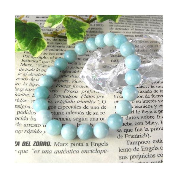 ◆重さ：約 16g◆サイズ：内径 約 16.5 cm◆大きさ：平均 8 mm径◇産地：ブラジル◎この商品はメール便送料無料商品です。アマゾナイトは、澄んだ青緑色が美しい天然石で、自然のやさしさを感じさせる色合いが魅力です。名前は雄大なアマゾ...