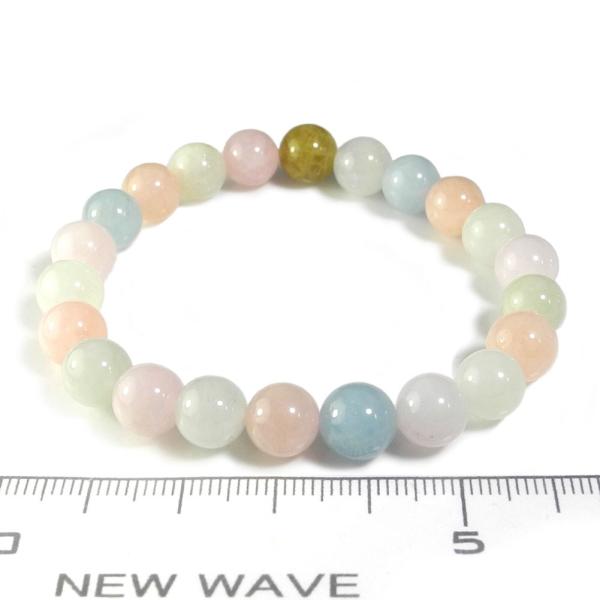 ◆重さ：約 17ｇ◆内径：約 15.5 cm◇産地：ナイジェリア※現品撮影です。写真の商品をお届けします。ブルー、ライトブルー/アクアマリンピンク/モルガナイトクリア/ゴシェナイトグリーン/グリーンベリルイエロー/イエローベリル◎この商品は...