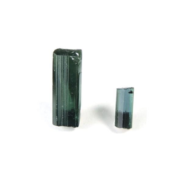 ◆2本セット◆重さ：合計約 1 g◆大きさ：14ｘ5 mm・8ｘ3 mm◇産地：MInas Gerais Brazil◇ブルー(グリーンに近いです)トルマリンの柱状結晶 です。※現品撮影です。写真の商品をお届けします。ブルートルマリンは、そ...