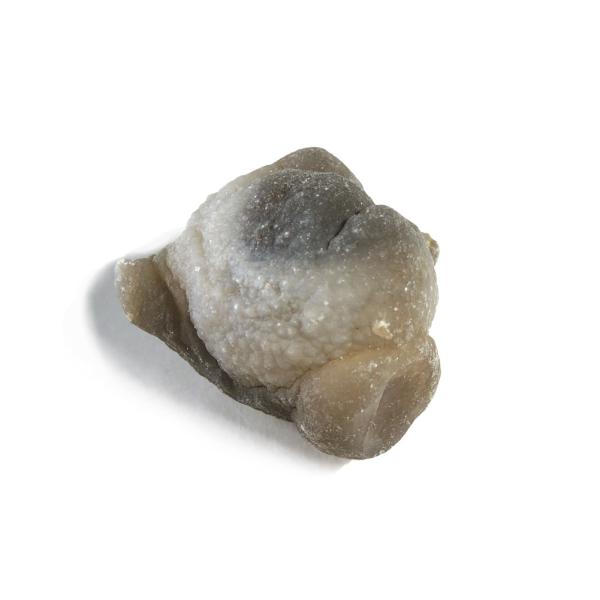 ◆weight：約 33 g◆size：約 36ｘ33ｘ27 mm◇産地：モロッコ※商品は１点物です。写真の商品をお届けします。※長波紫外線ライトを当てると、淡い緑色系のの蛍光が楽しめます。カルセドニー（玉髄）の主成分は水晶と同じ珪酸（Ｓｉ...