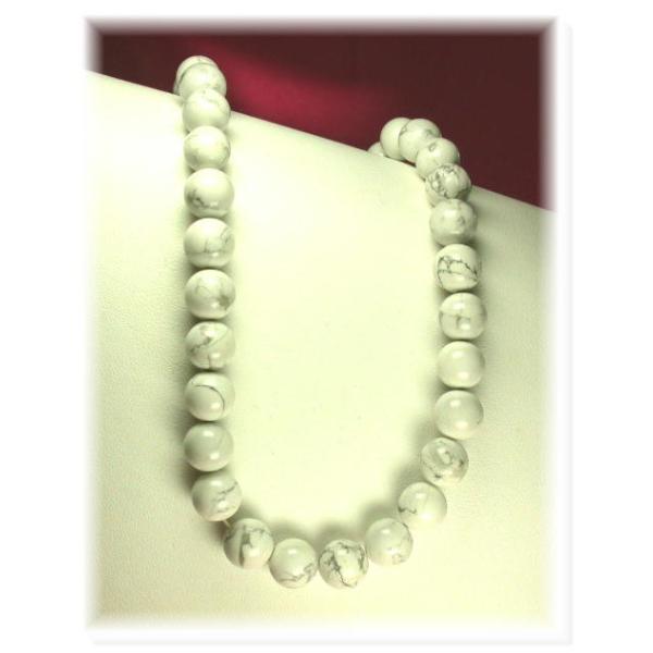 ハウライトのホワイトです。直径約10ｍｍ珠　全長約40ｃｍ価格は1本の値段です。◎この商品はメール便送料無料商品です。