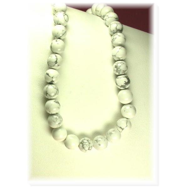 ハウライトのホワイトビーズストリングス直径約8.5ｍｍ　全長約40ｃｍ価格は1本の値段です。◎この商品はメール便にて配送いたします。◎この商品はメール便送料無料商品です。