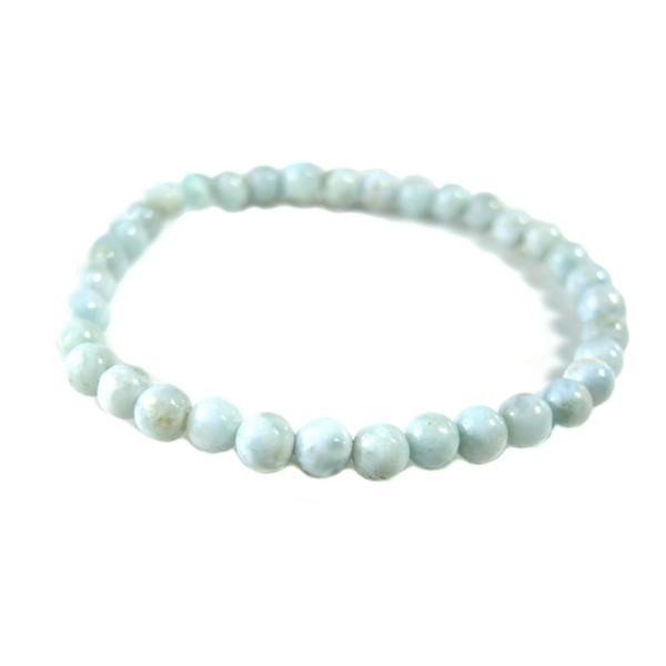 ◆ビーズの大きさ：約 5 mm◆重さ：約 6.4 g◆内径サイズ：約 15 cm◆産地：ドミニカ共和国※現品撮影です。写真の商品をお届けします。ラリマーは、カリブ海に浮かぶドミニカ共和国でのみ採掘される希少な天然石です。その名前は、発見者の...