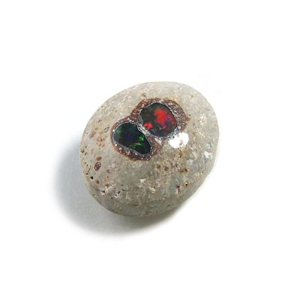 ◆大きさ：約 20ｘ17ｘ8 mm◆重さ：4 g ◆産地：メキシコ※現品撮影です。写真の商品をお届けします。オパールは、ラテン語の「宝石」を意味する“Opalus”に由来し、虹のような遊色効果が魅力の石です。古代より「希望の石」として親しま...